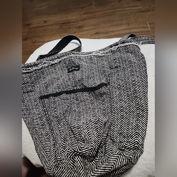 thirty-one | Bags | Thirtyone Retro Metro Black And White Herringbone ...
